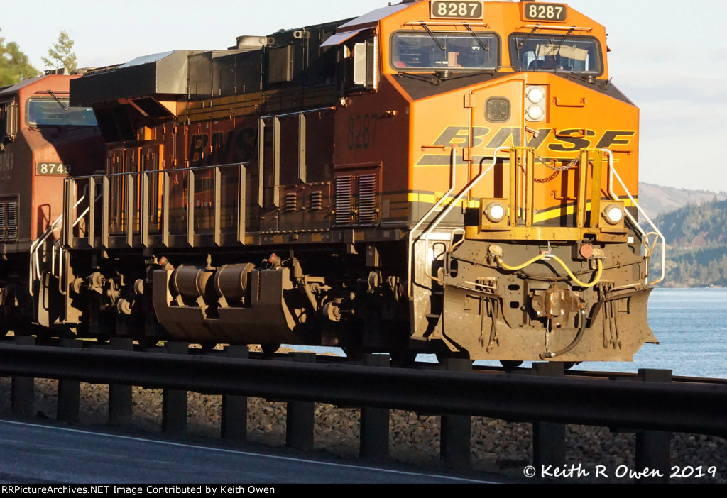 BNSF 8287